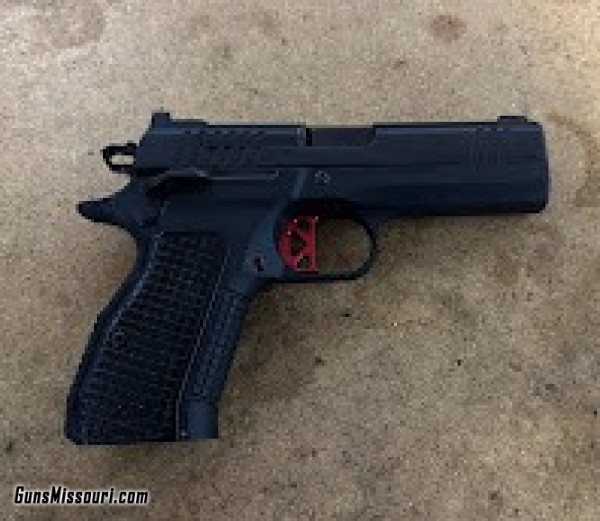 Dan Wesson DWX Compact | Firearms | Gladstone | Guns Missouri ...